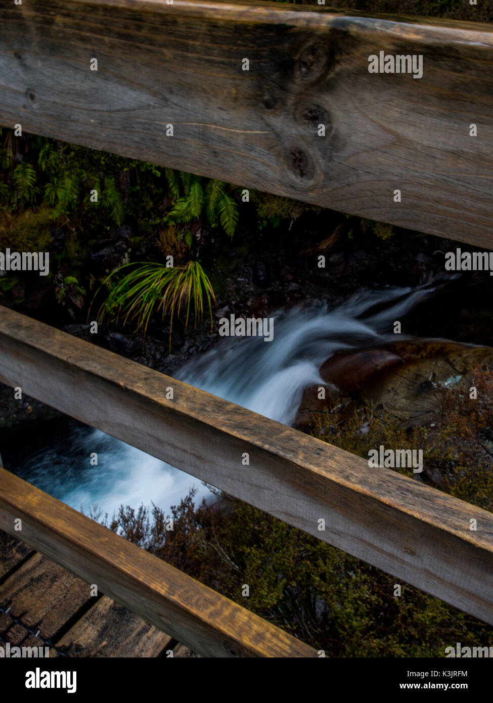 Foot Bridge, Whakapapanui Stream, Tongariro National Park, New Zealand ...