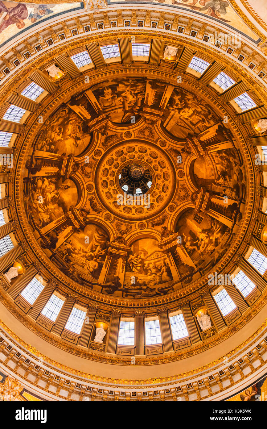St. paul's cathedral dome interior hi-res stock photography and images - Alamy