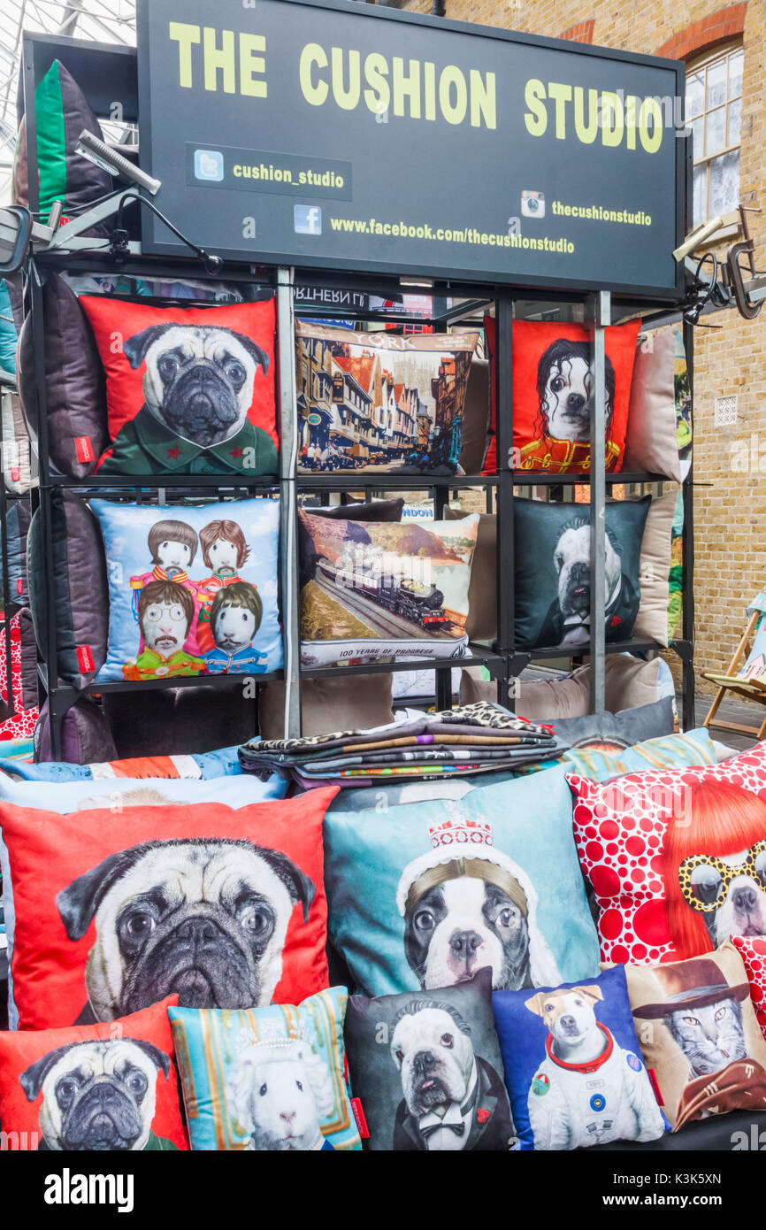 Store display of cushions hi-res stock photography and images - Alamy