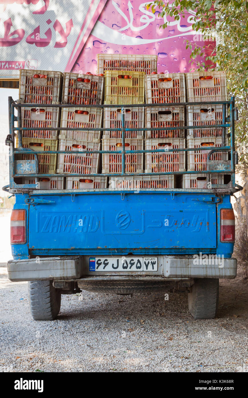 Iranian built pickup truck hi-res stock photography and images - Alamy