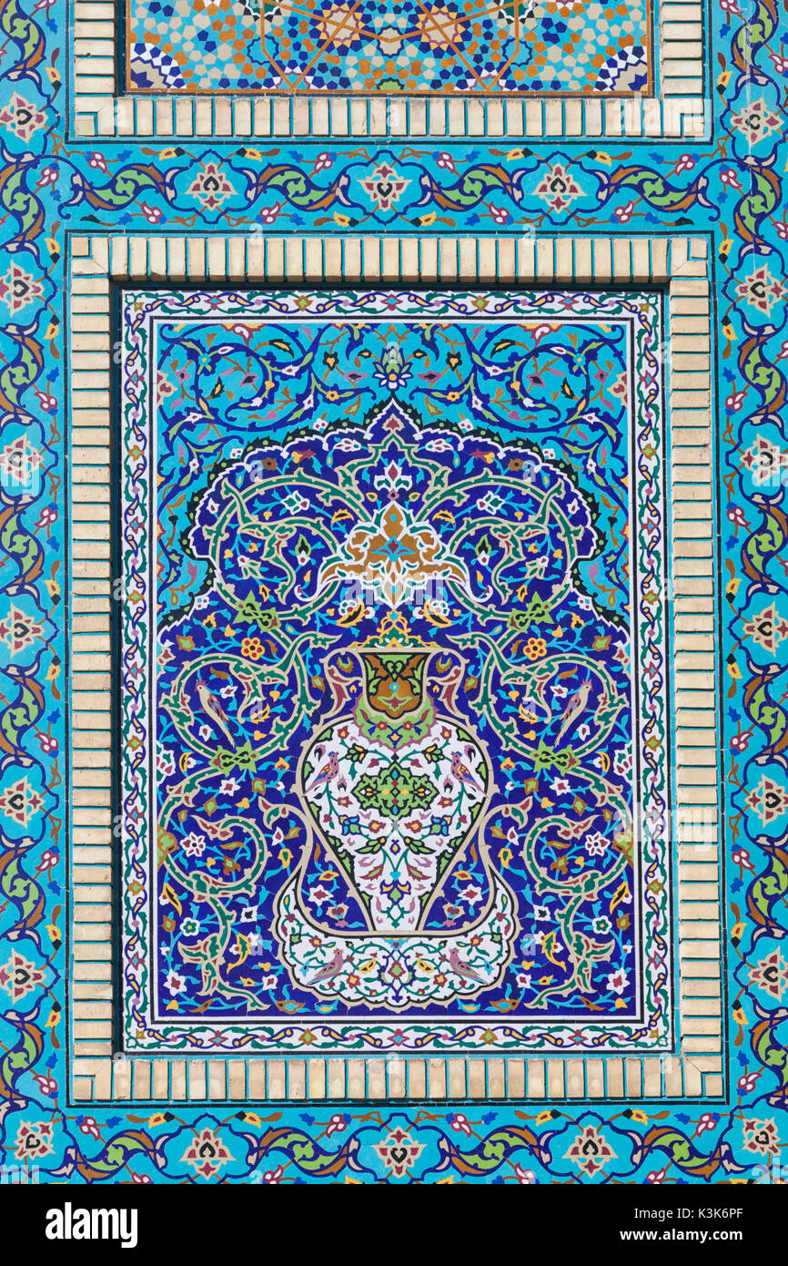 Islamic tilework hi-res stock photography and images - Alamy
