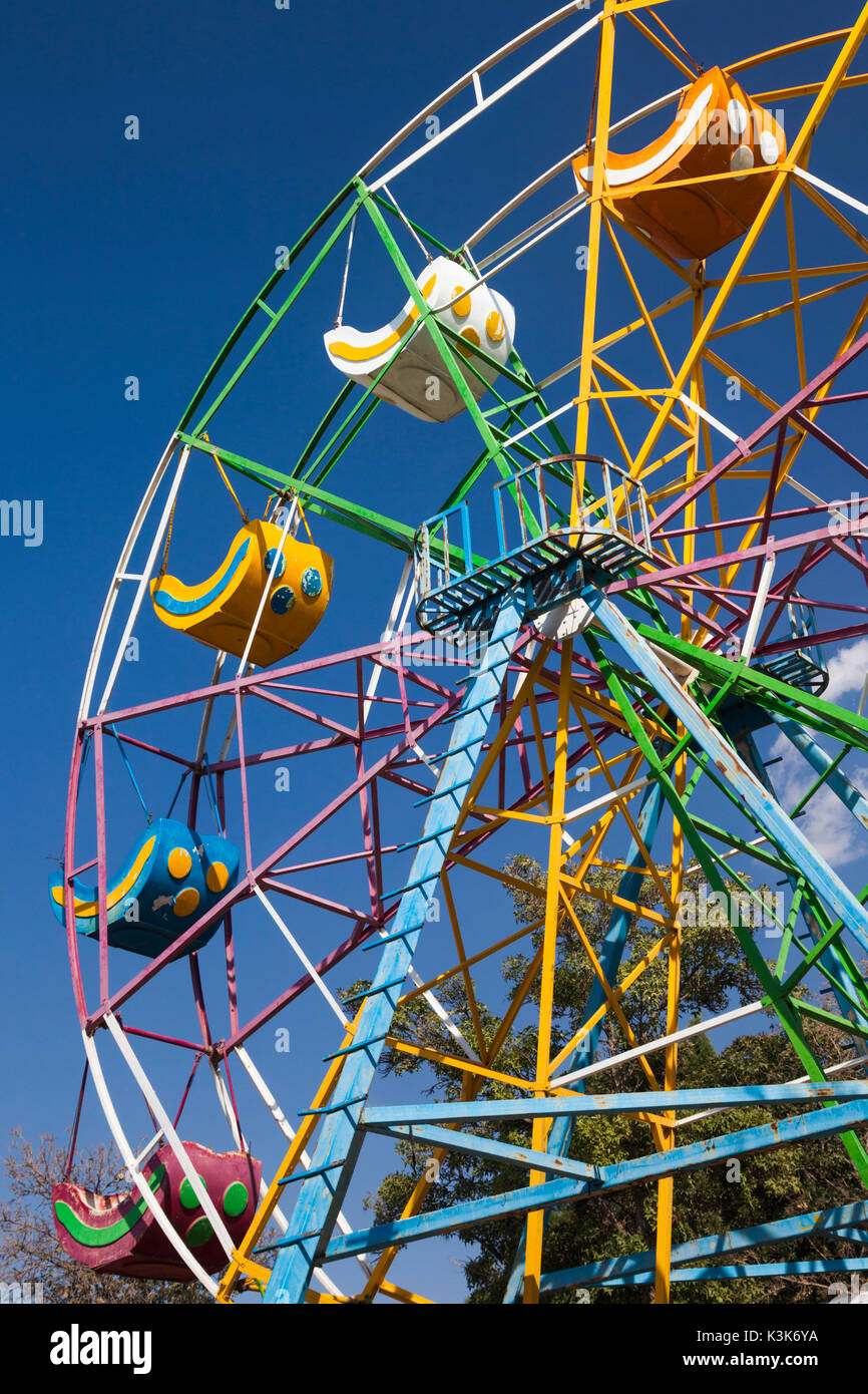 Iran, Central Iran, Neyriz, ferris wheel Stock Photo - Alamy