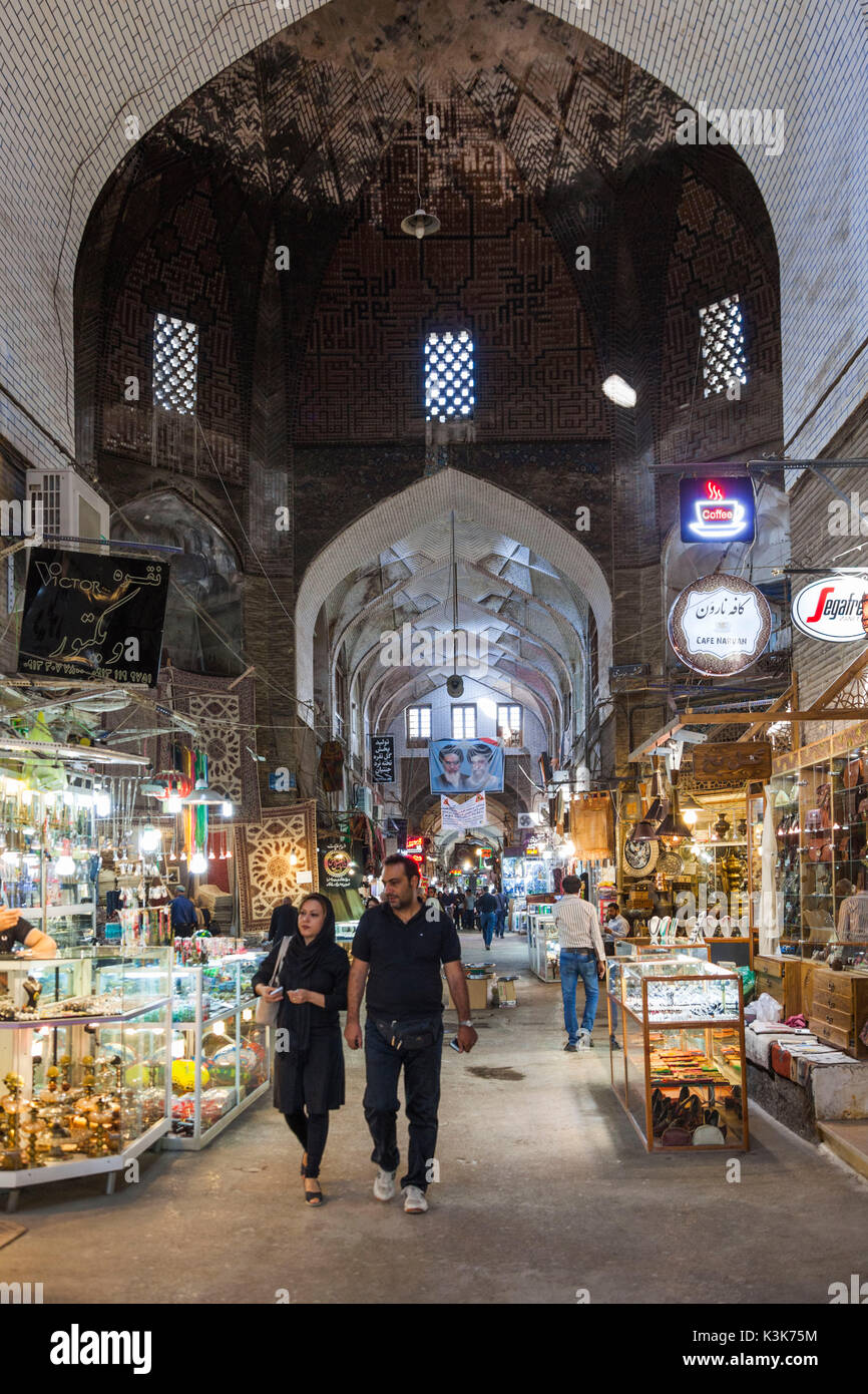 Bazaar e bozorg, esfahan hi-res stock photography and images - Alamy