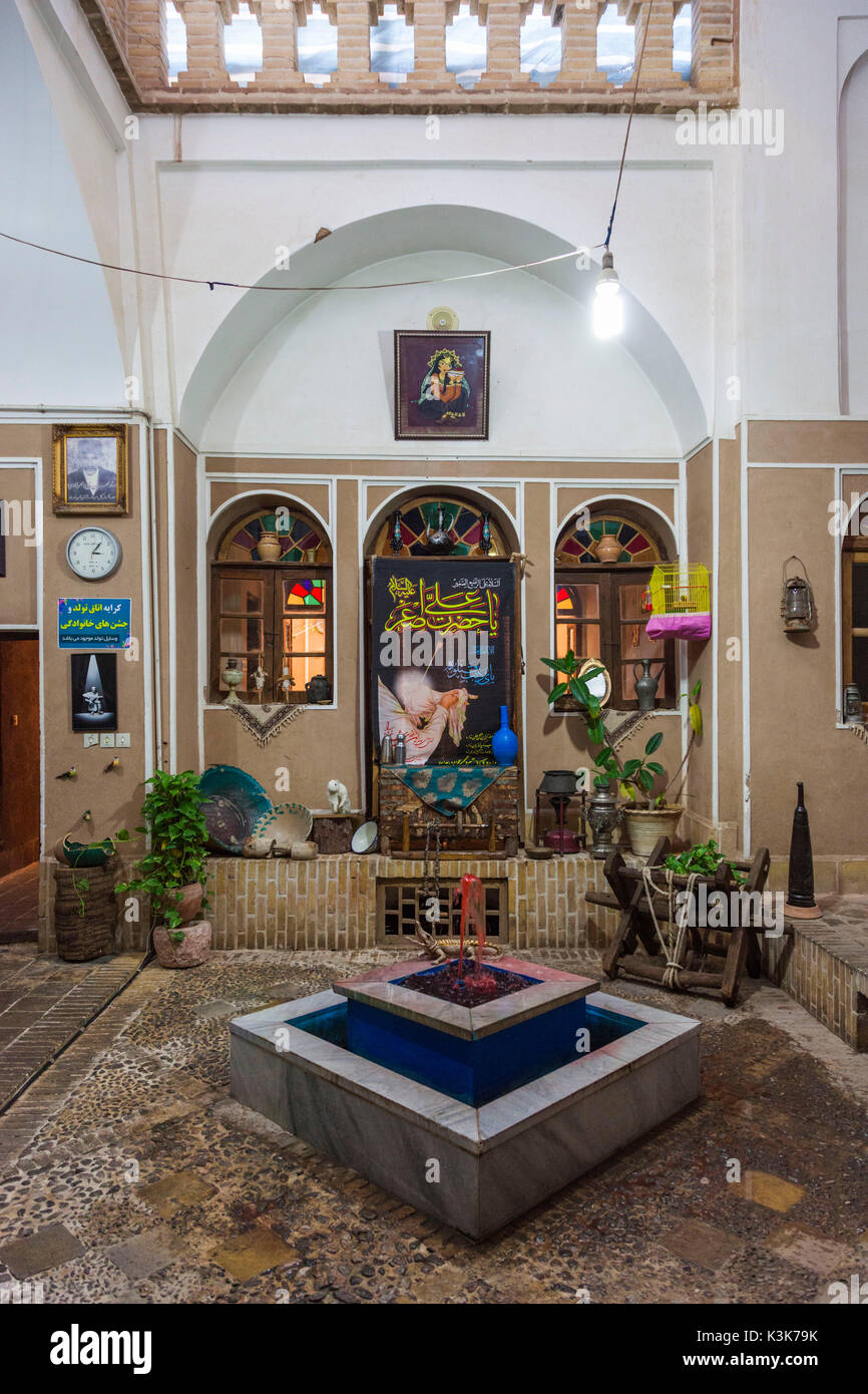 Iranian cafe hi-res stock photography and images - Alamy
