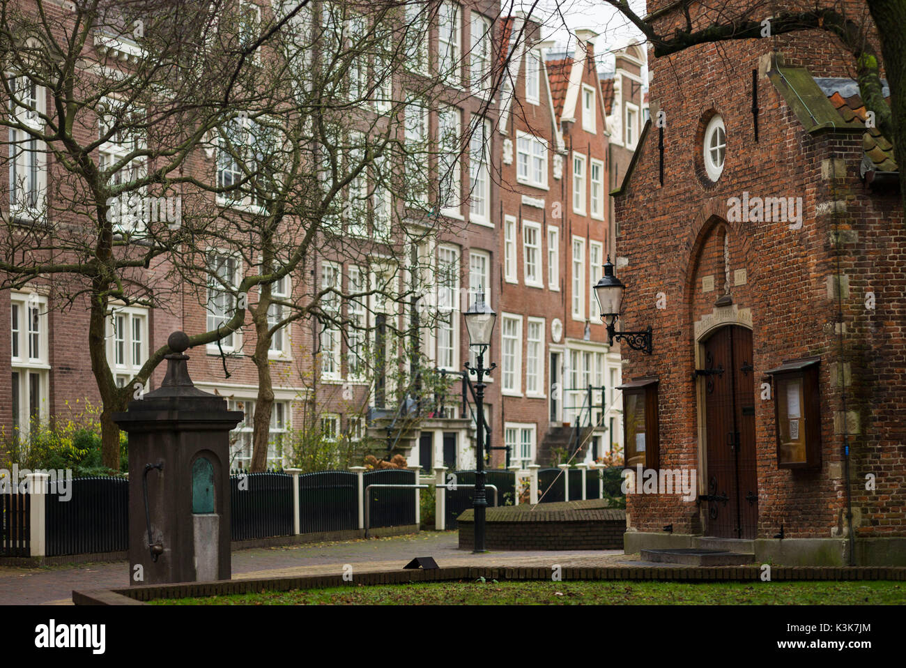 Convent courtyard hi-res stock photography and images - Alamy