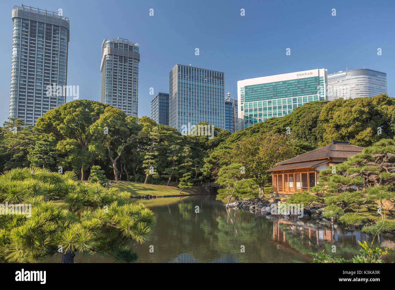 Shimbashi hi-res stock photography and images - Alamy