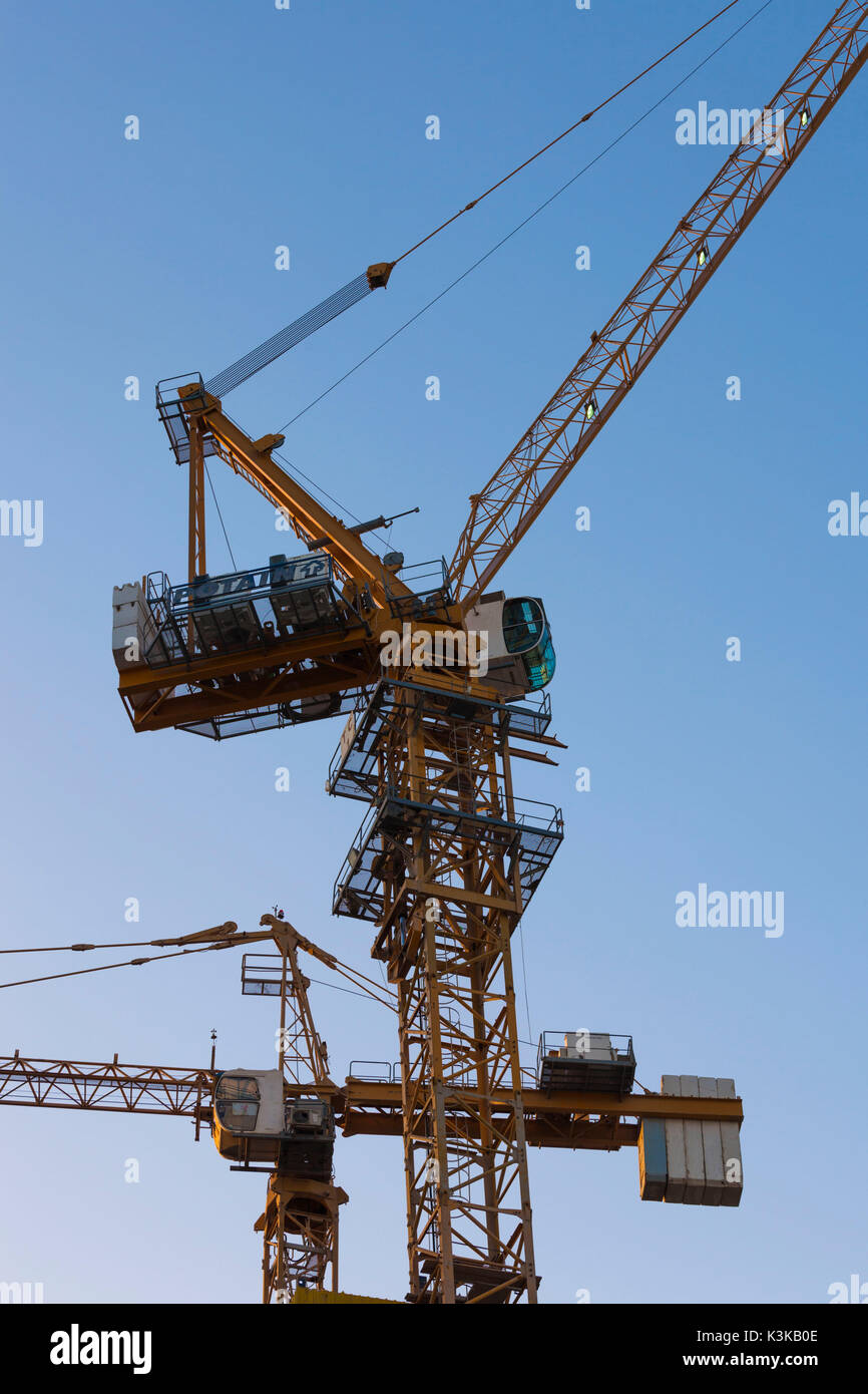 UAE, Dubai, Downtown Dubai, construction cranes Stock Photo - Alamy