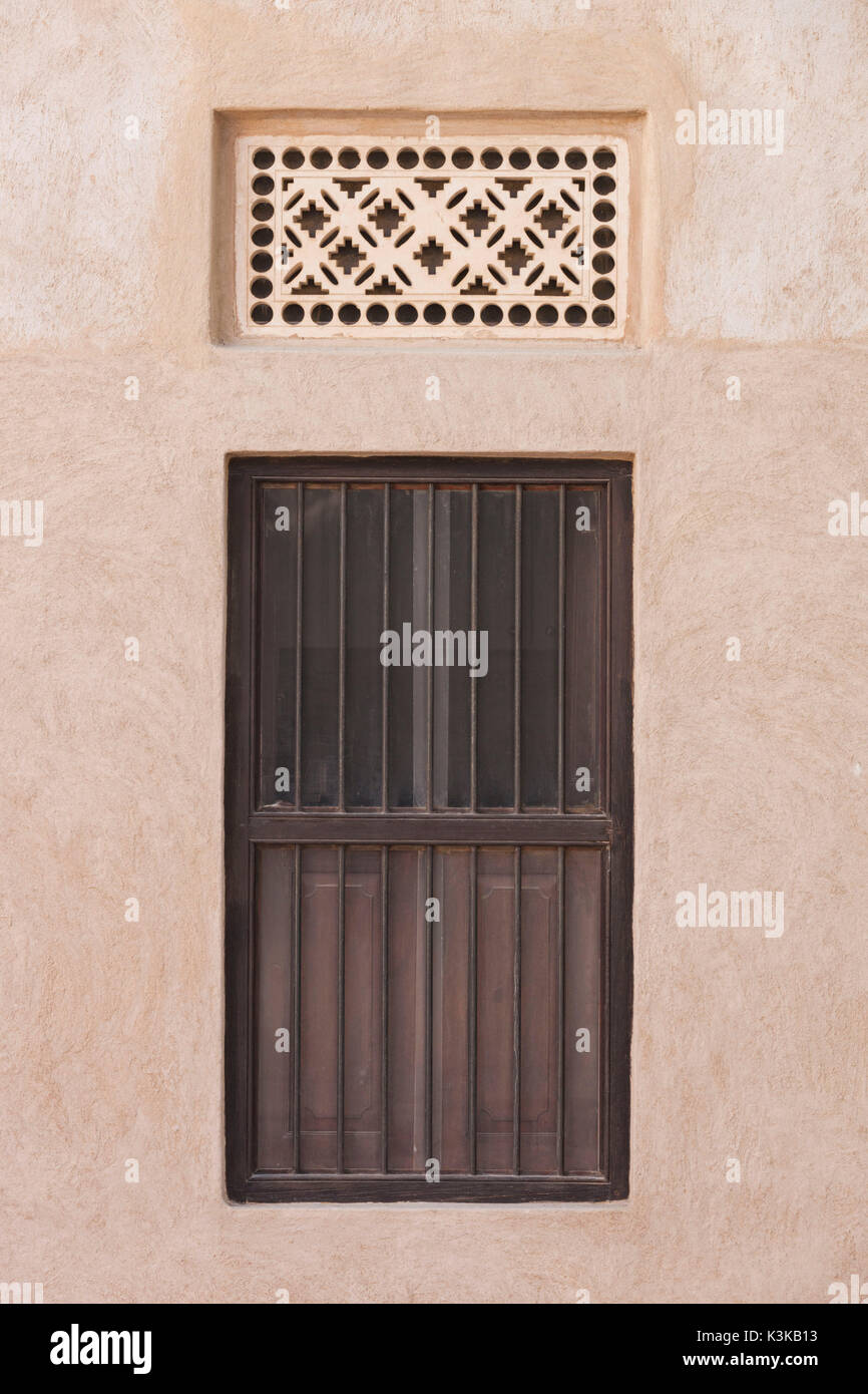 Traditional architecture dubai hi-res stock photography and images - Alamy