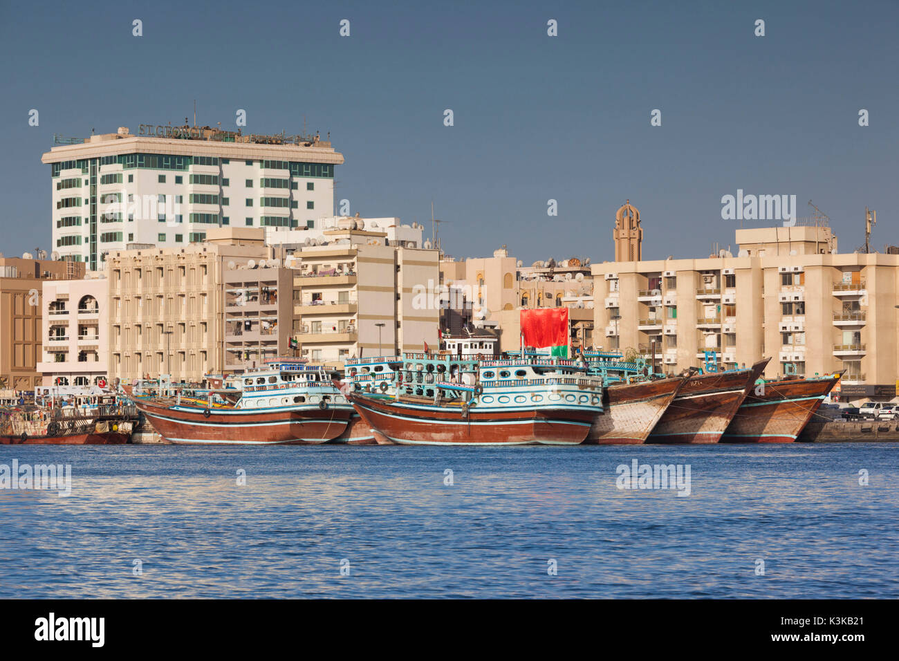UAE, Dubai, Deira, Dhow ships on Dubai Creek Stock Photo - Alamy