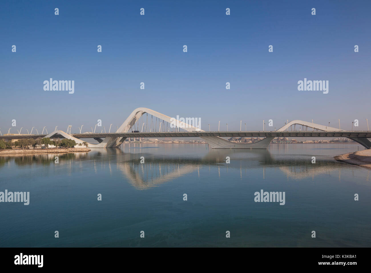 UAE, Abu Dhabi, Sheikh Zayed Bridge, designed by Zaha Hadid Stock Photo ...