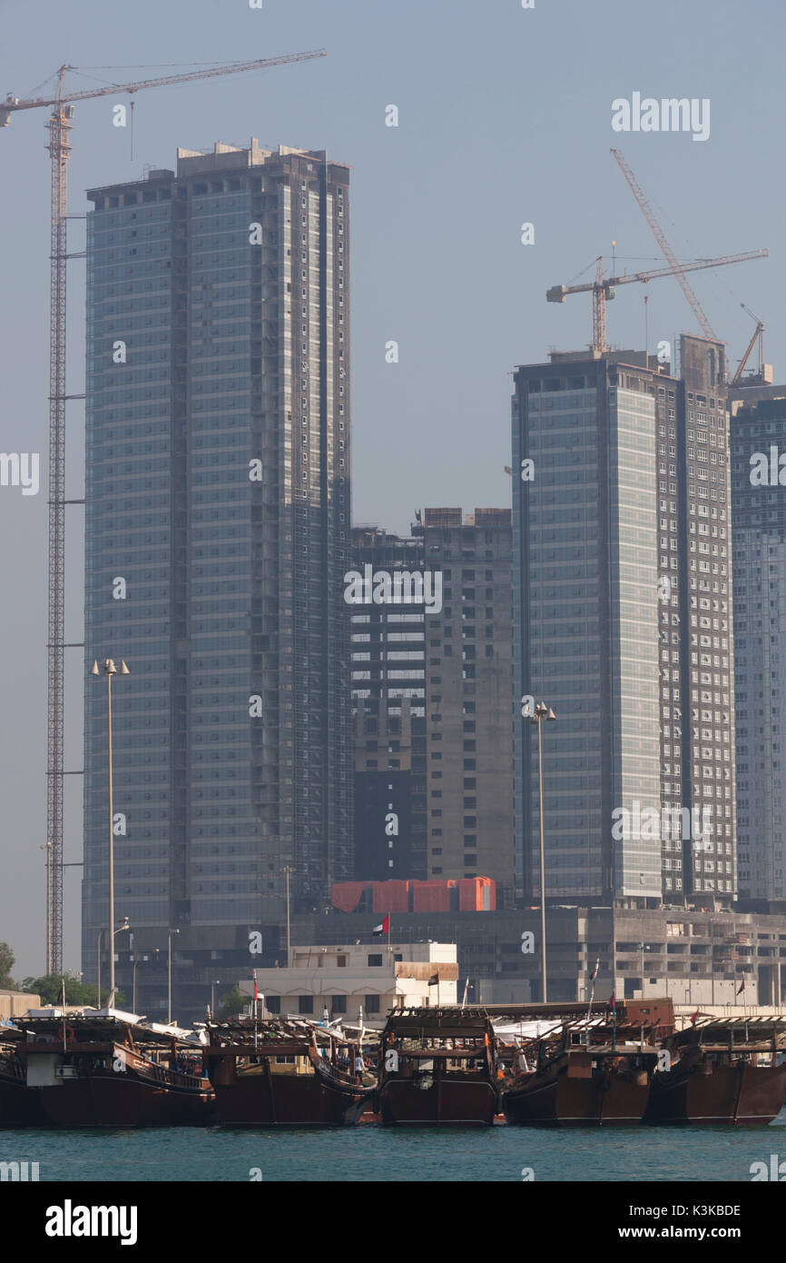 Dhow construction uae hi-res stock photography and images - Alamy