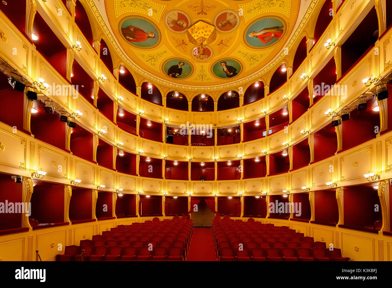 Apollo theatre interior hi-res stock photography and images - Alamy