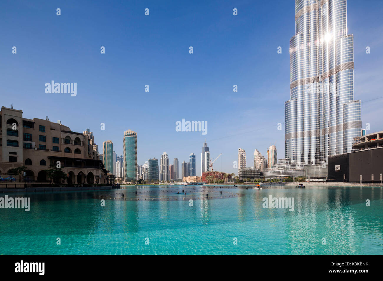 Uae tallest building hi-res stock photography and images - Alamy