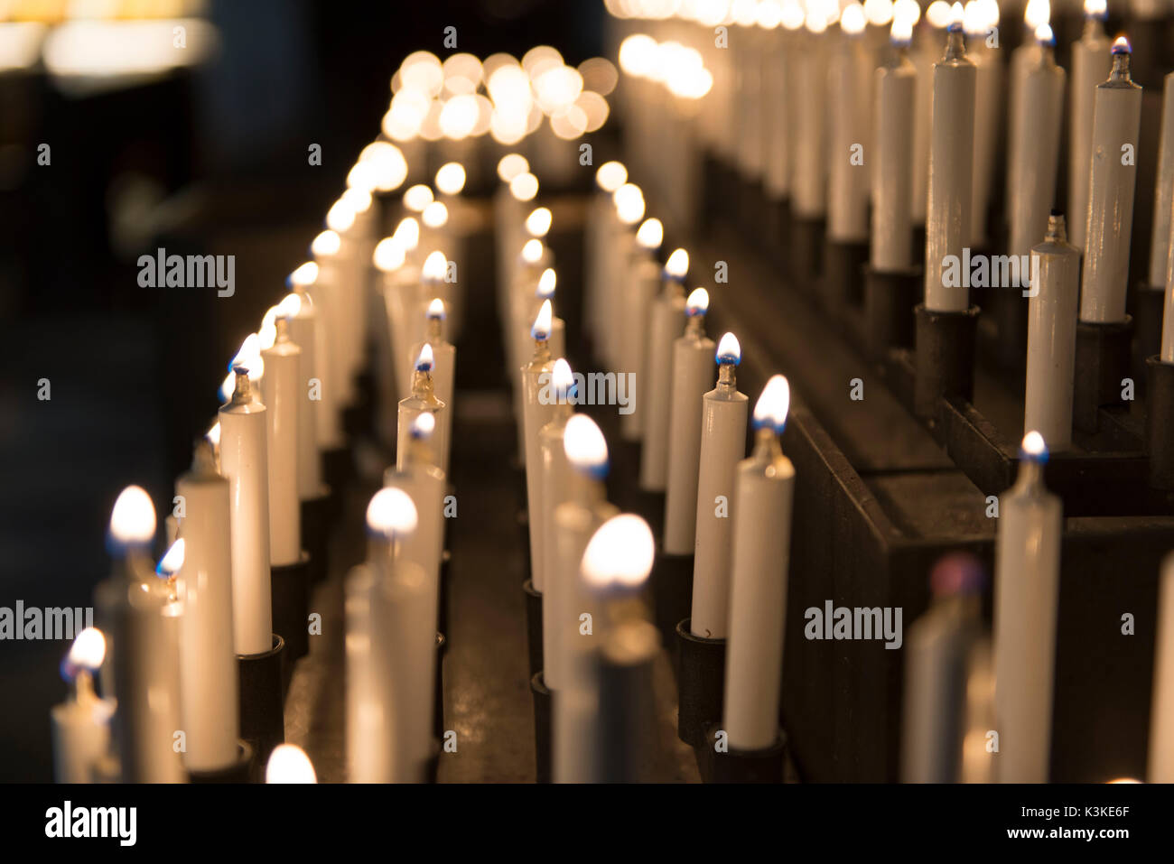 The offering the poor hi-res stock photography and images - Alamy