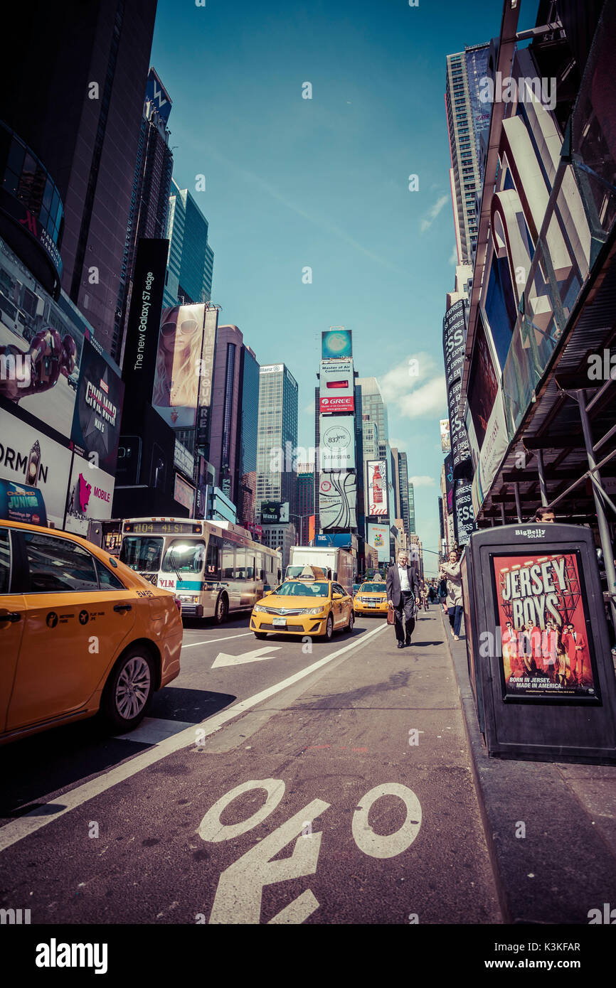 Walking billboards hi-res stock photography and images - Alamy