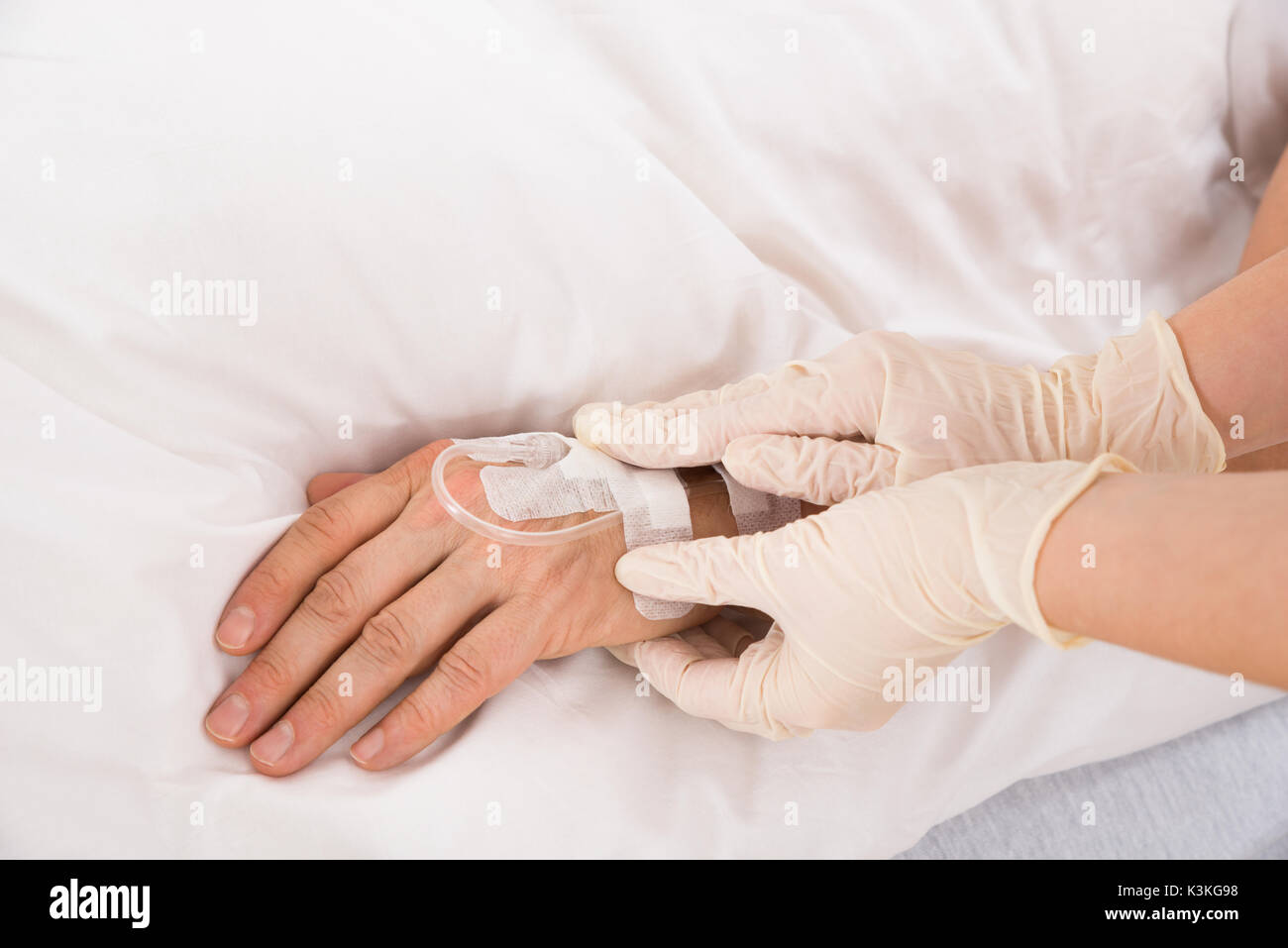 Doctors hand hi-res stock photography and images - Alamy