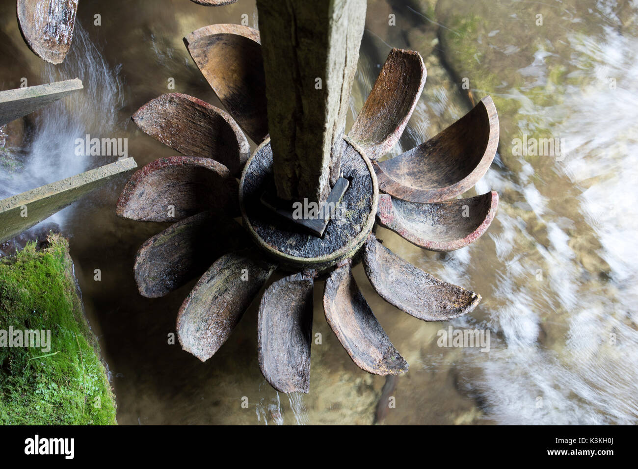 Horizontal water wheel hi-res stock photography and images - Alamy