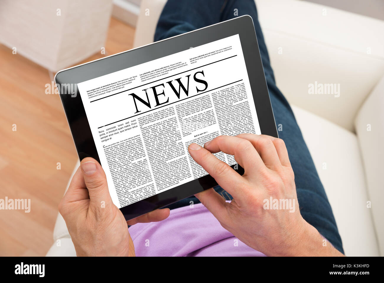Newspaper display home hi-res stock photography and images - Alamy