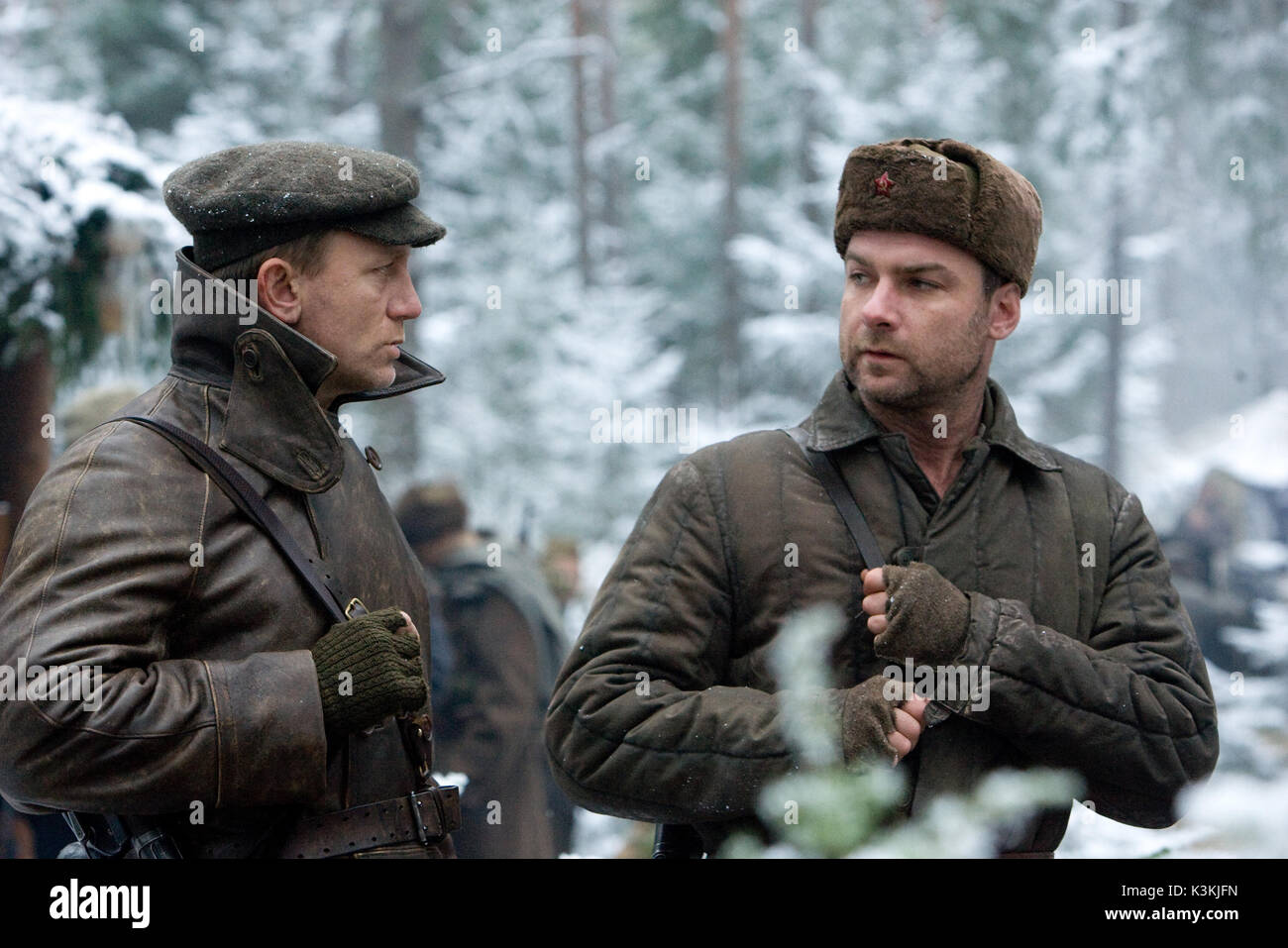 DEFIANCE DANIEL CRAIG, LIEV SCHREIBER Date: 2008 Stock Photo - Alamy