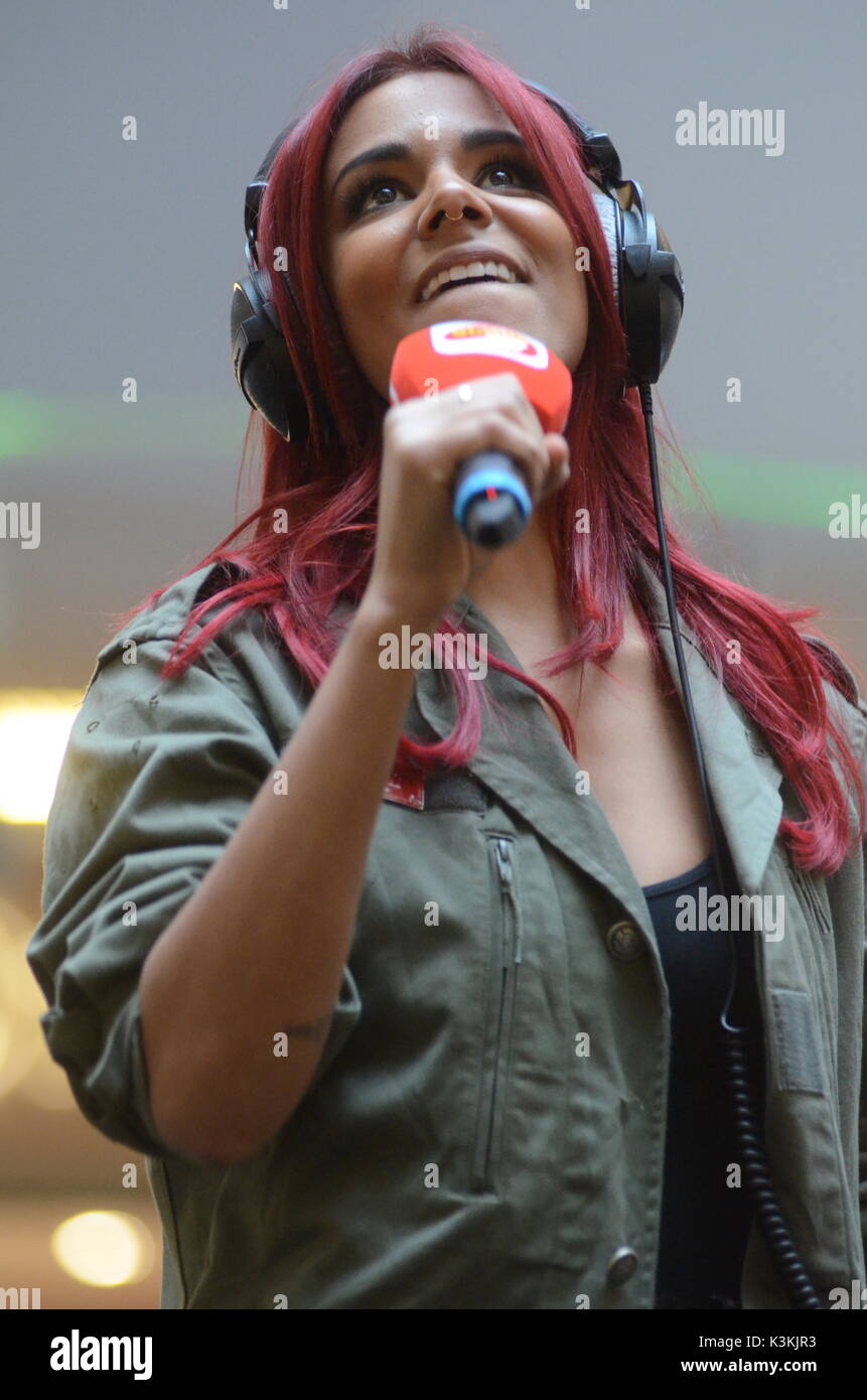 French pop singer hi-res stock photography and images - Alamy