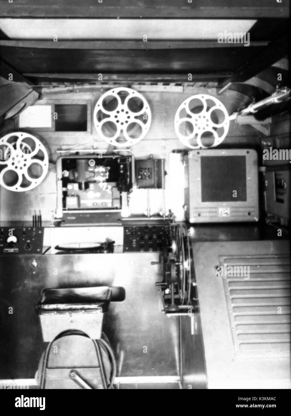 16mm projector Black and White Stock Photos & Images - Alamy