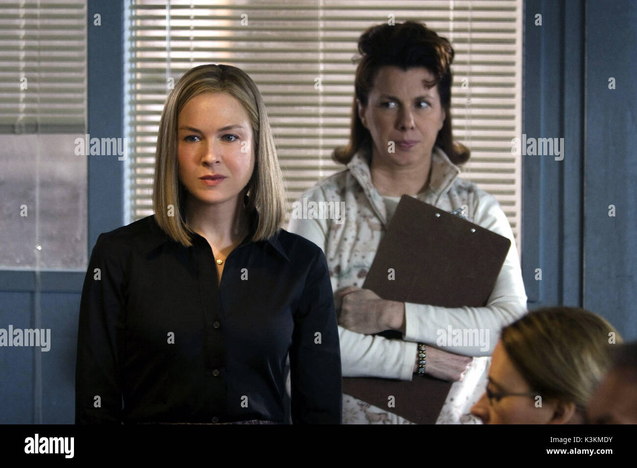 NEW IN TOWN RENEE ZELLWEGER, SIOBHAN FALLON Date: 2009 Stock Photo - Alamy
