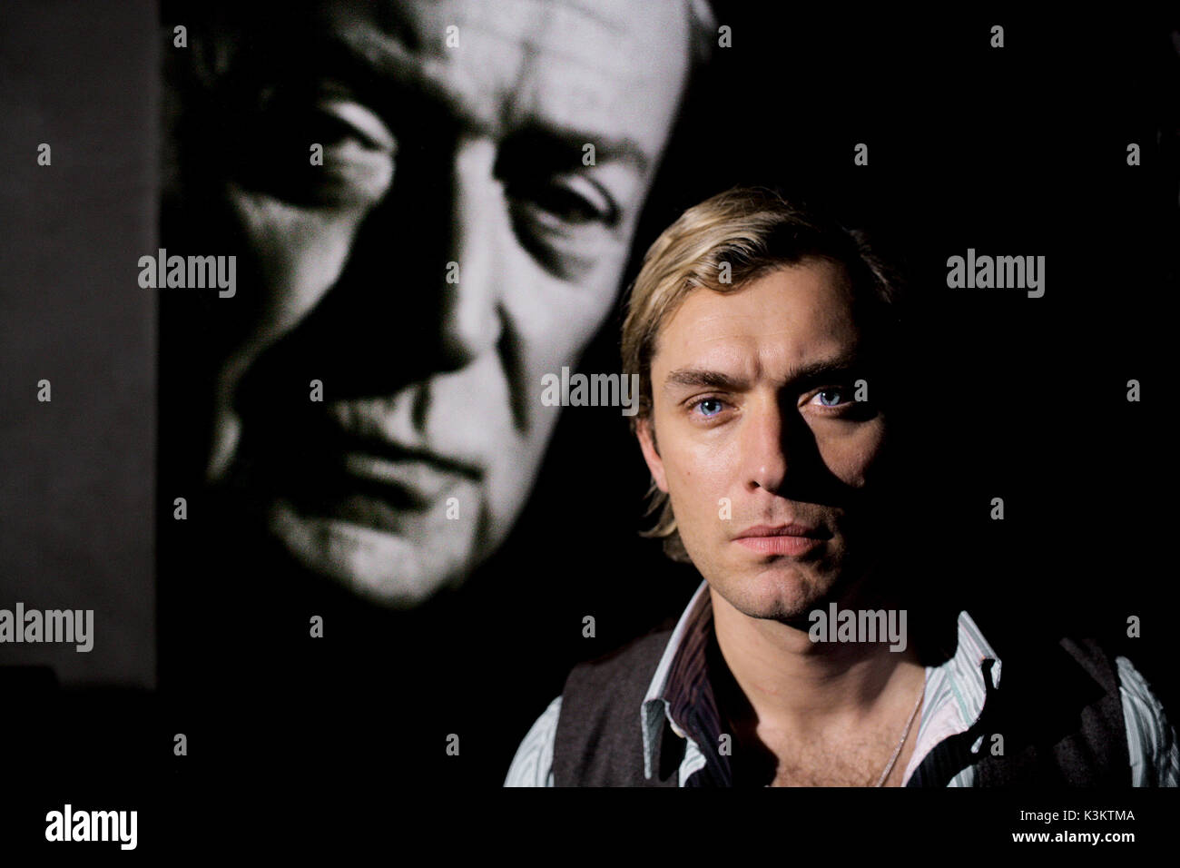 SLEUTH MICHAEL CAINE, JUDE LAW Date: 2007 Stock Photo - Alamy SLEUTH MICHAEL CAINE, JUDE LAW Date: 2007 Stock Photo - Alamy