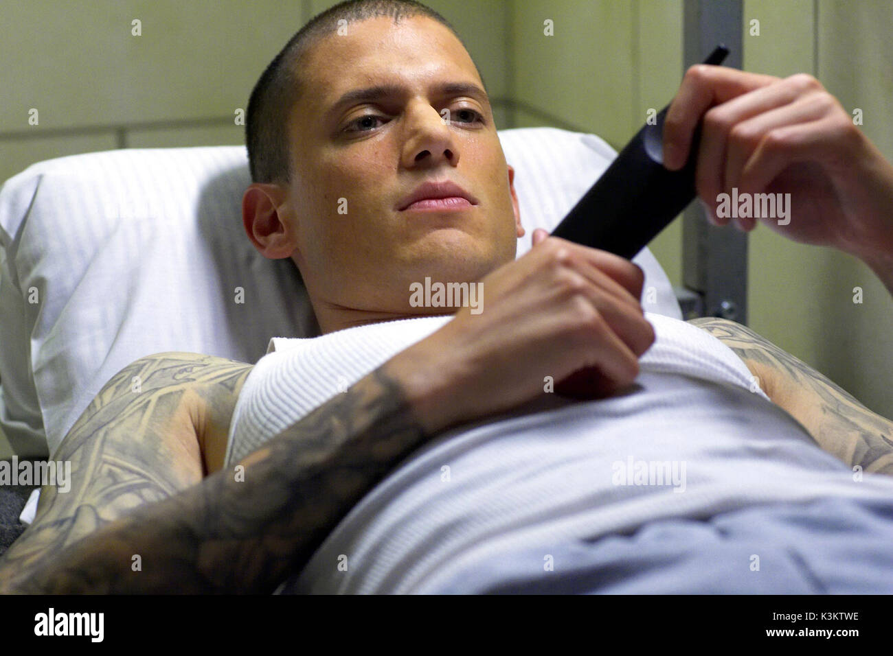 Prison cell tv hi-res stock photography and images - Alamy