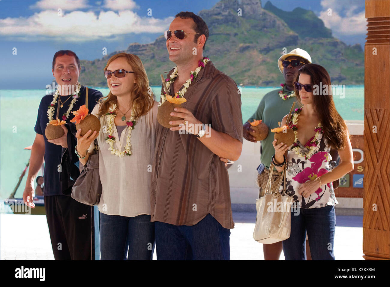 COUPLES RETREAT JON FAVREAU, MALIN AKERMAN, VINCE VAUGHN, FAIZON LOVE ...