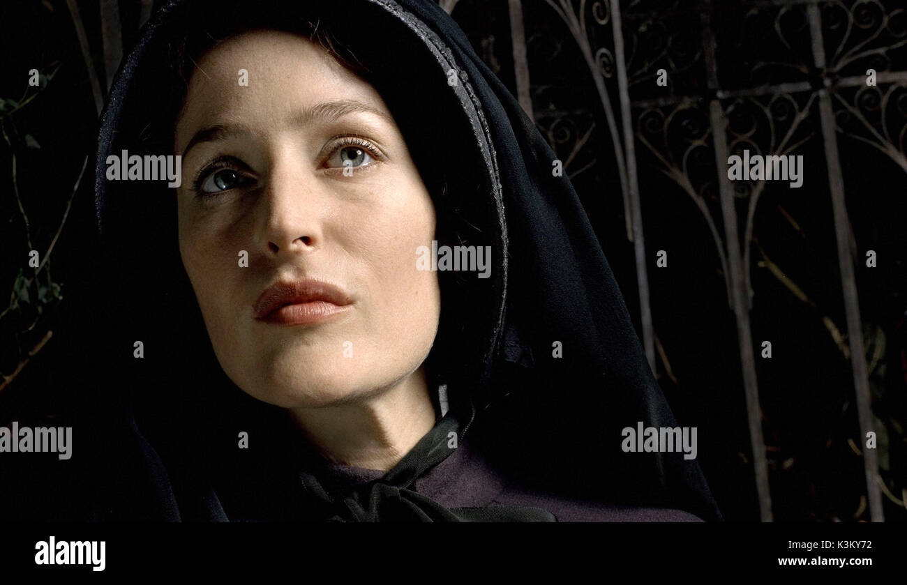 BLEAK HOUSE GILLIAN ANDERSON as Lady Dedlock Date: 2005 Stock Photo - Alamy