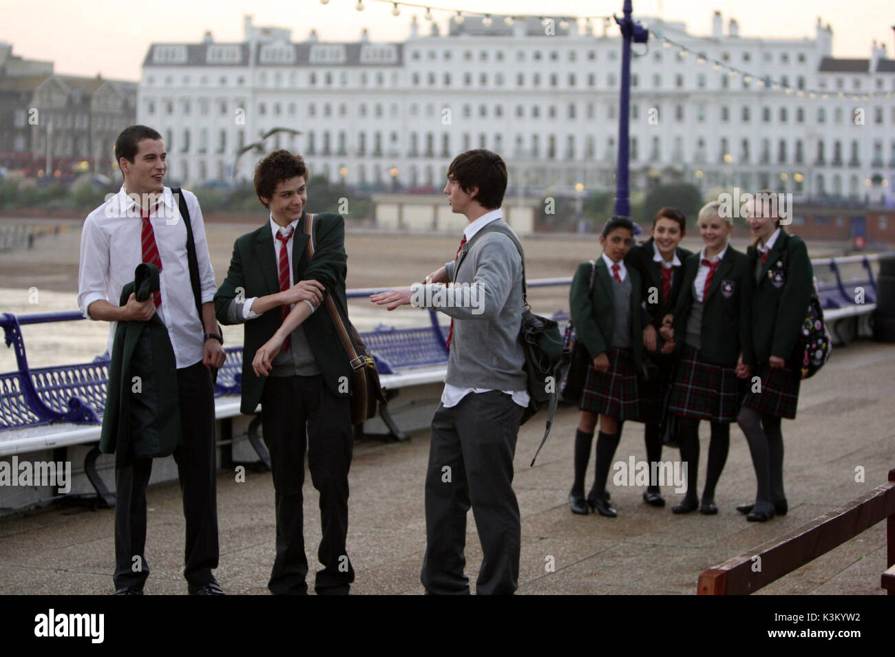 ANGUS, THONGS AND PERFECT SNOGGING SEAN BOURKE, TOMMY BASTOW, AARON ...