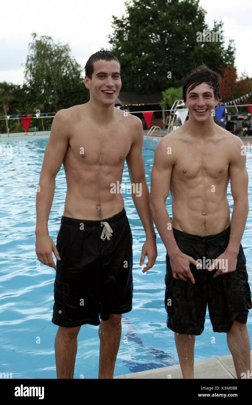 ANGUS, THONGS AND PERFECT SNOGGING SEAN BOURKE, AARON JOHNSON Date ...