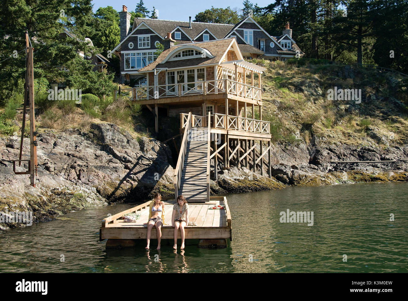 THE UNINVITED ARIELLE KEBBEL, EMILY BROWNING Date: 2009 Stock Photo - Alamy