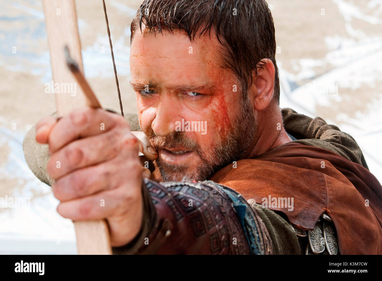 ROBIN HOOD RUSSELL CROW Date: 2010 Stock Photo - Alamy