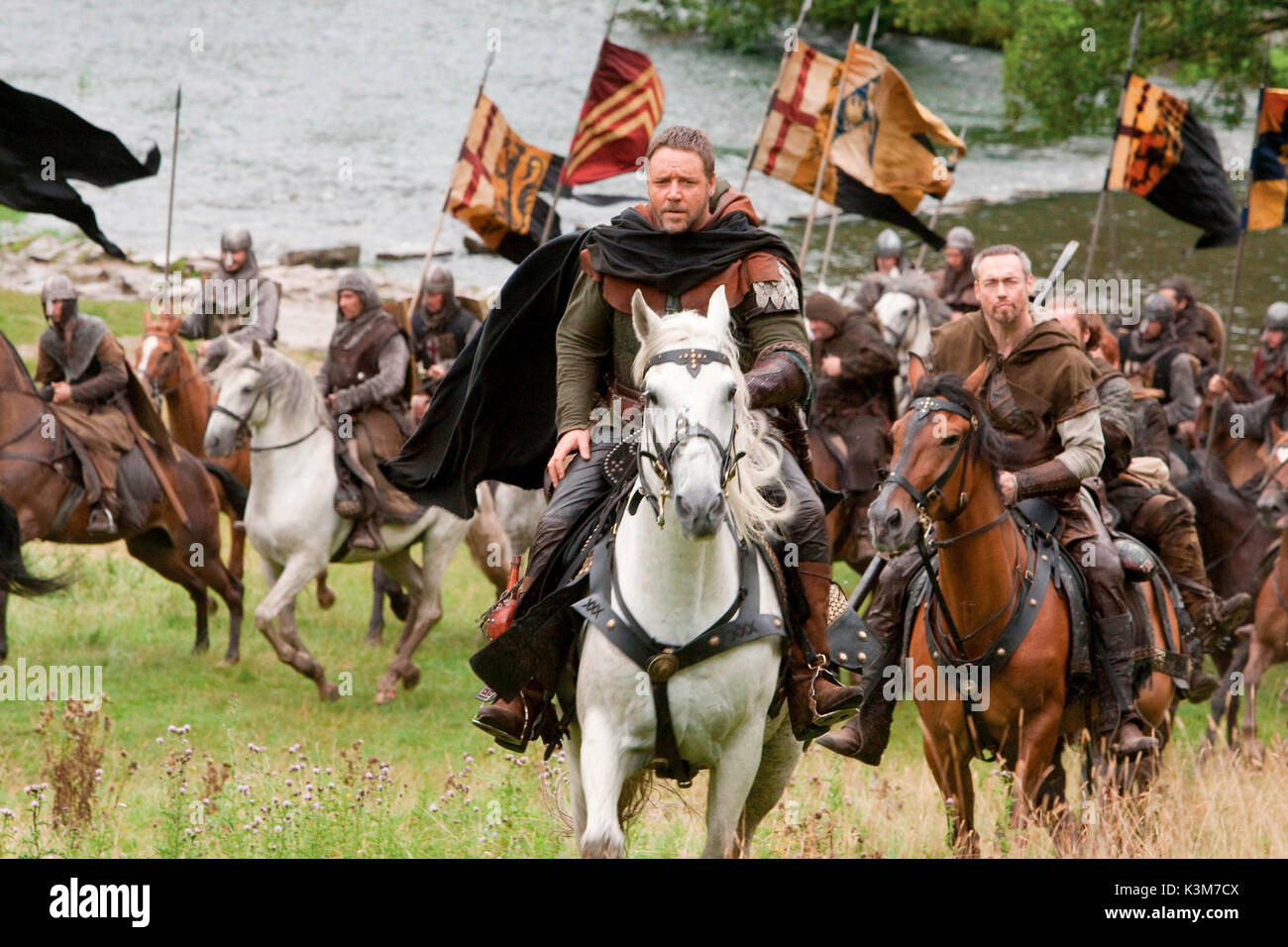 ROBIN HOOD RUSSELL CROW as Robin Hood Date: 2010 Stock Photo - Alamy