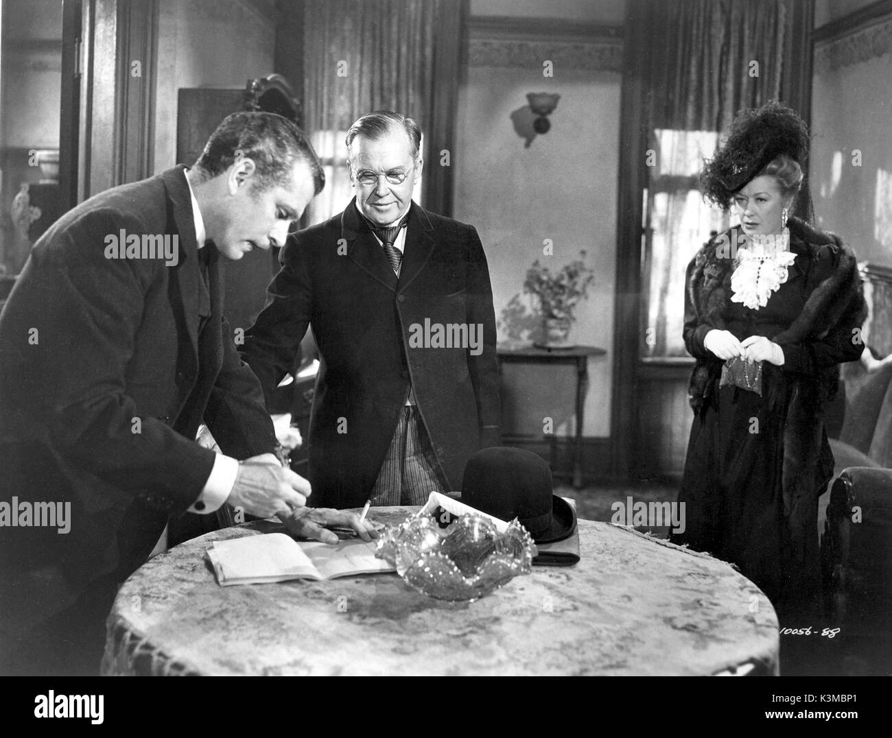 Miriam hopkin hi-res stock photography and images - Alamy