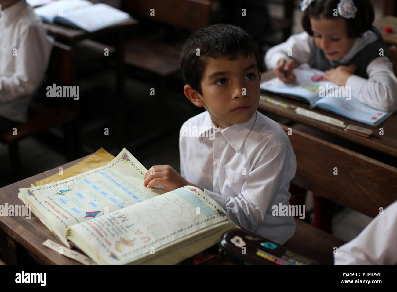 2000s school children hi-res stock photography and images - Alamy