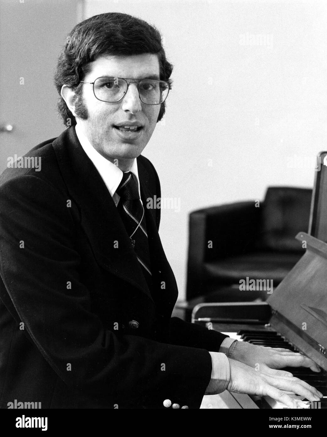 Marvin hamlisch Black and White Stock Photos & Images - Alamy