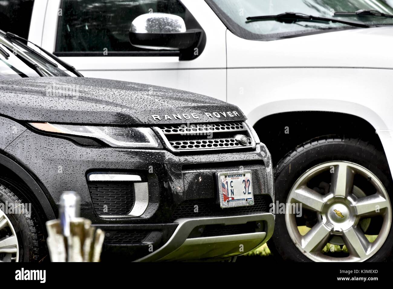 Black Range Rover Stock Photo - Alamy