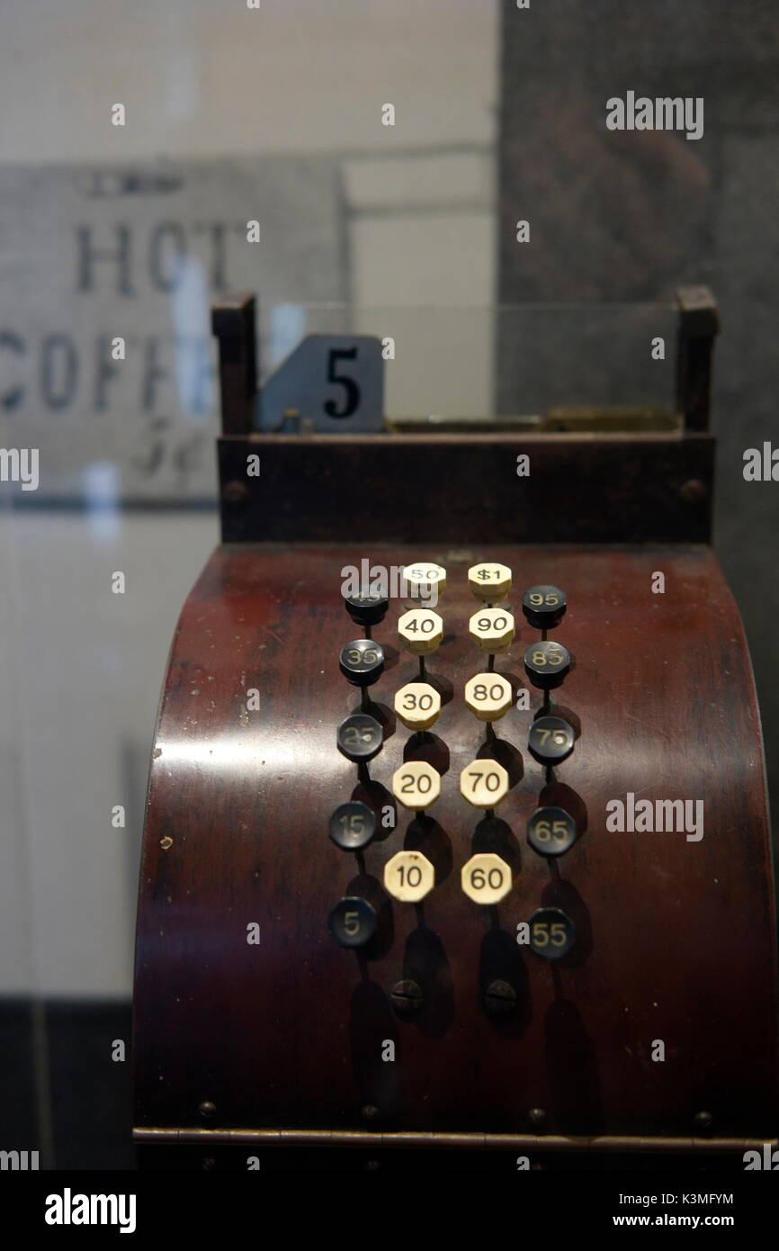 Vintage cashier counter hi-res stock photography and images - Alamy