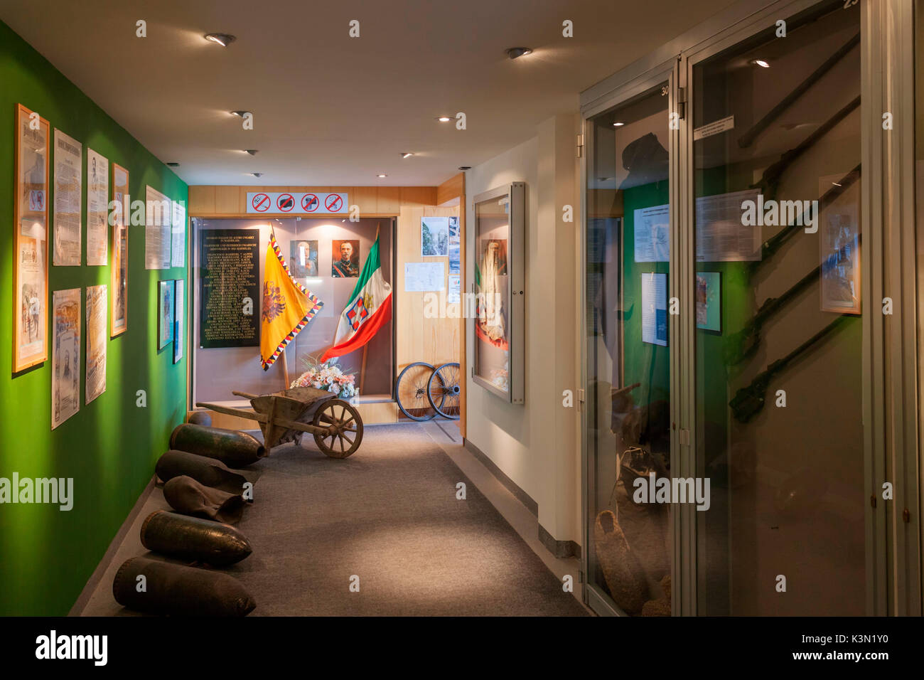 Museum first world war hi-res stock photography and images - Alamy