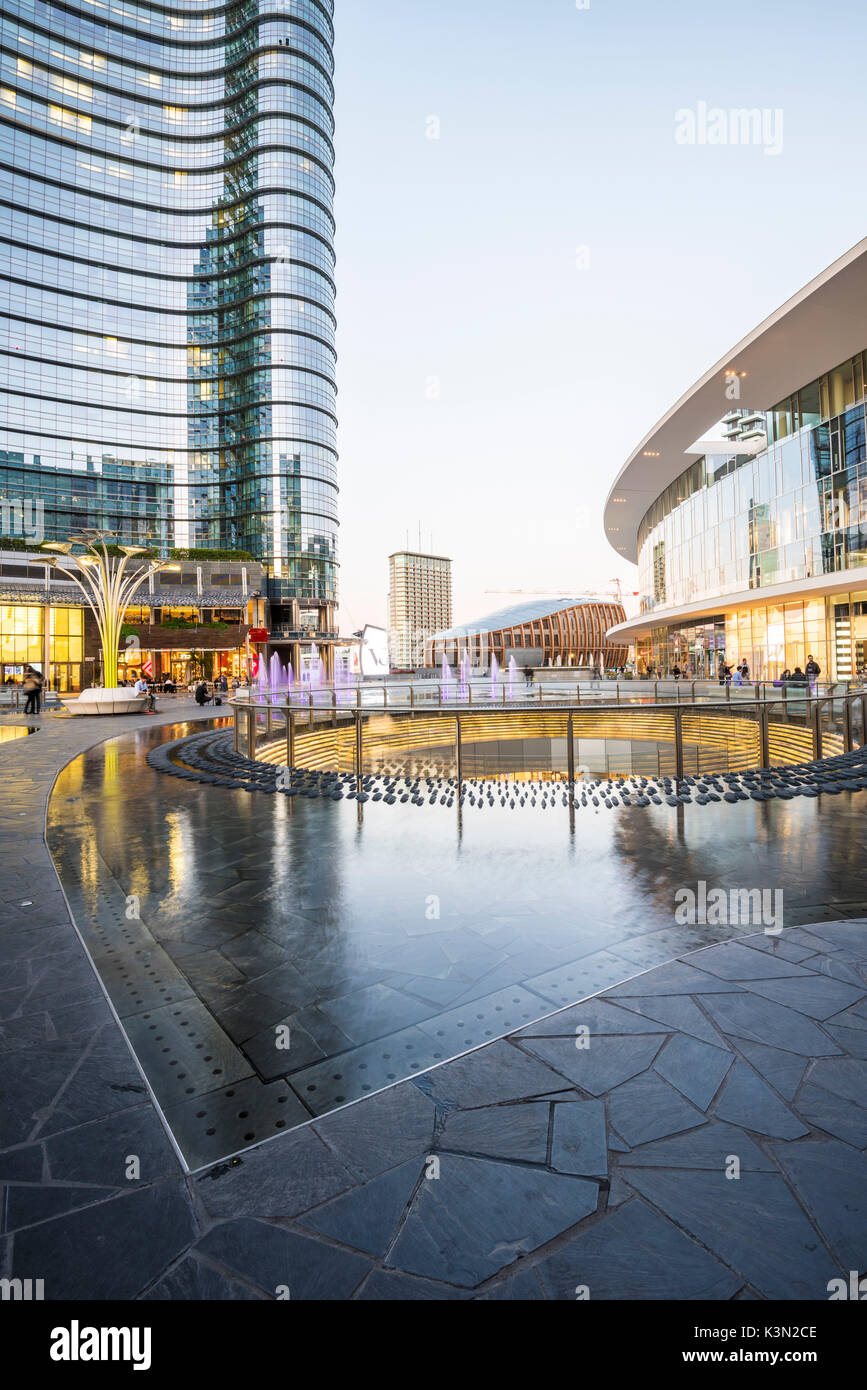 Milan business district hi-res stock photography and images - Alamy