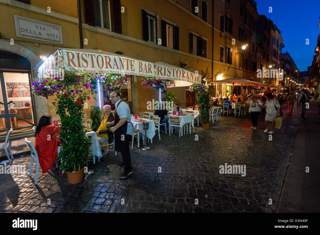 Italian restaurants rome hi-res stock photography and images - Alamy