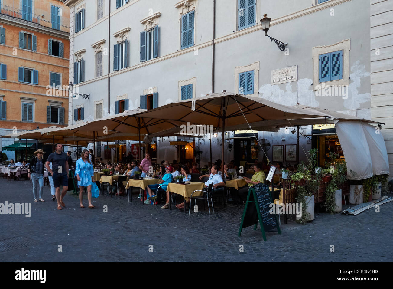 Tourists visiting restaurants in Trastevere, Rome, Italy Stock Photo ...