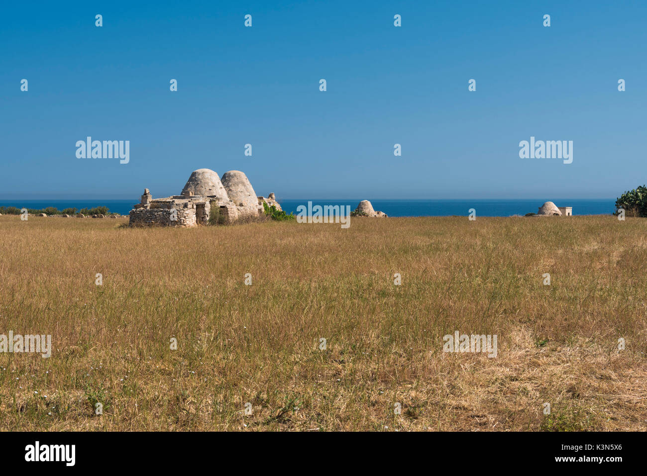 Mola di bari hi-res stock photography and images - Alamy
