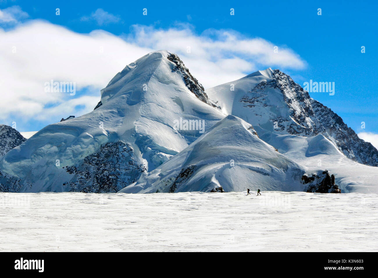 Mountaineers climbing Monte Rosa (Gobba di Rollin), Aosta Valley, Italy ...