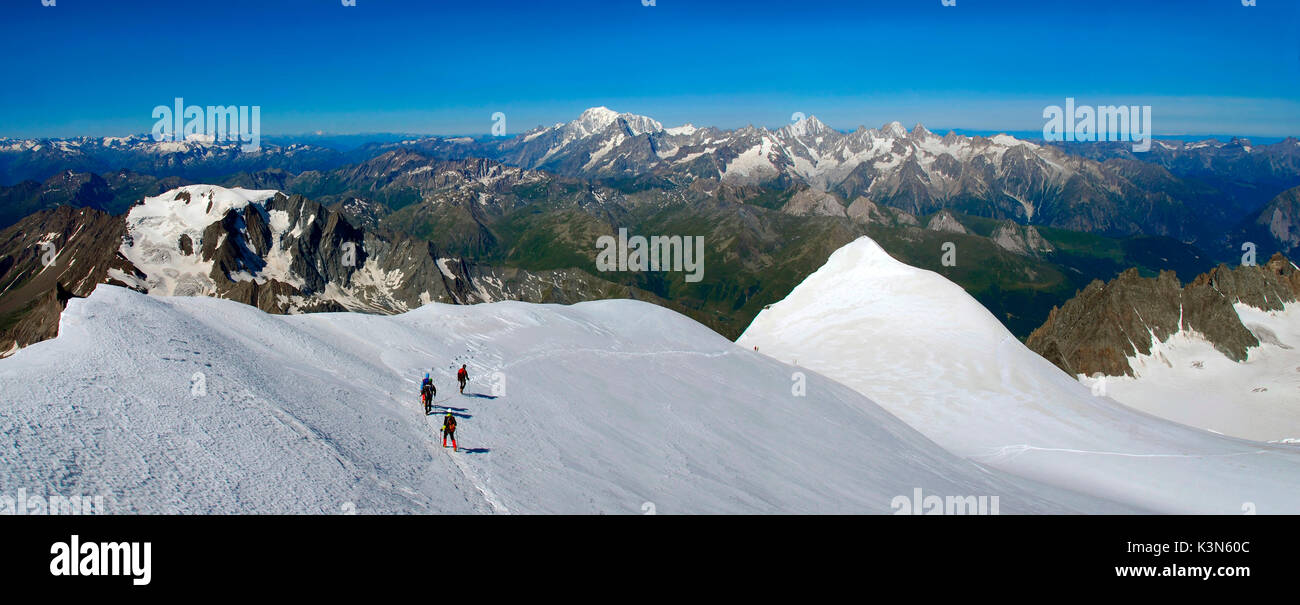 Mountaineers on top of grand combin hi-res stock photography and images ...