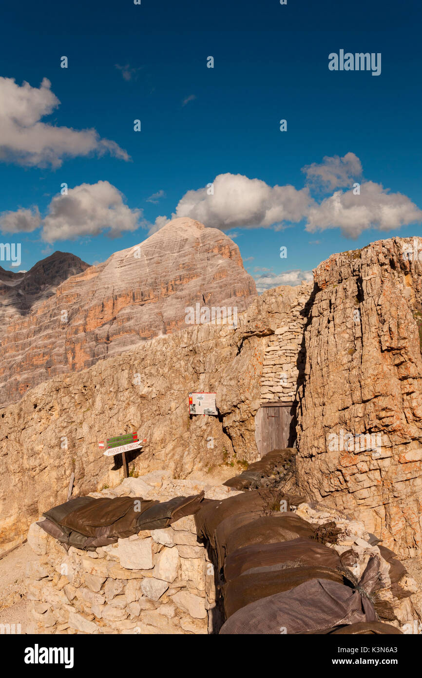 Machine gun emplacement hi-res stock photography and images - Alamy