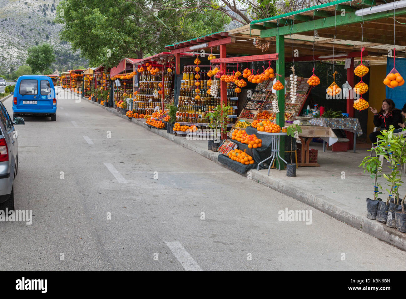 Fruit and vegetable stand hi-res stock photography and images - Alamy