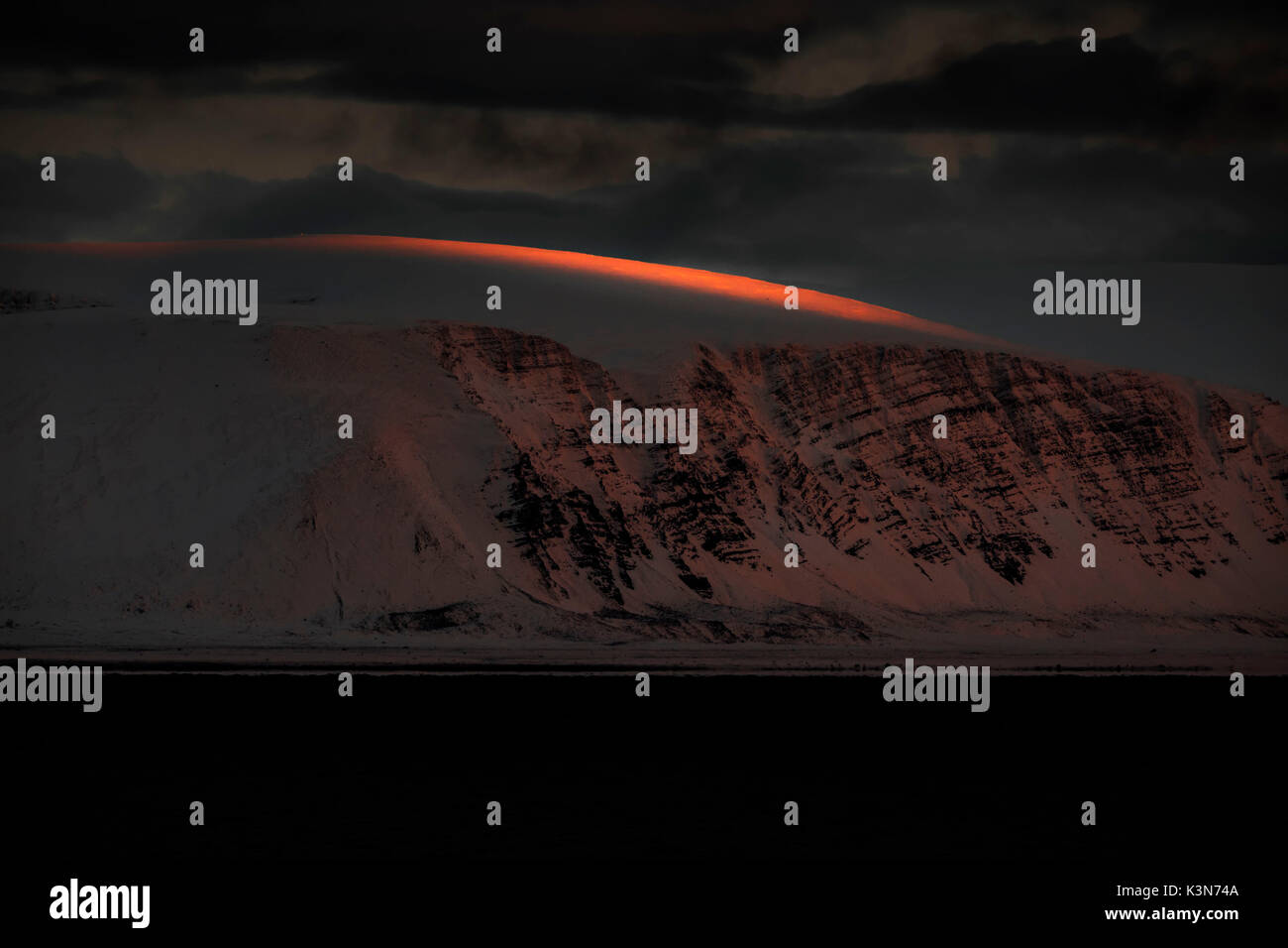 Svalbard polar night hi-res stock photography and images - Alamy